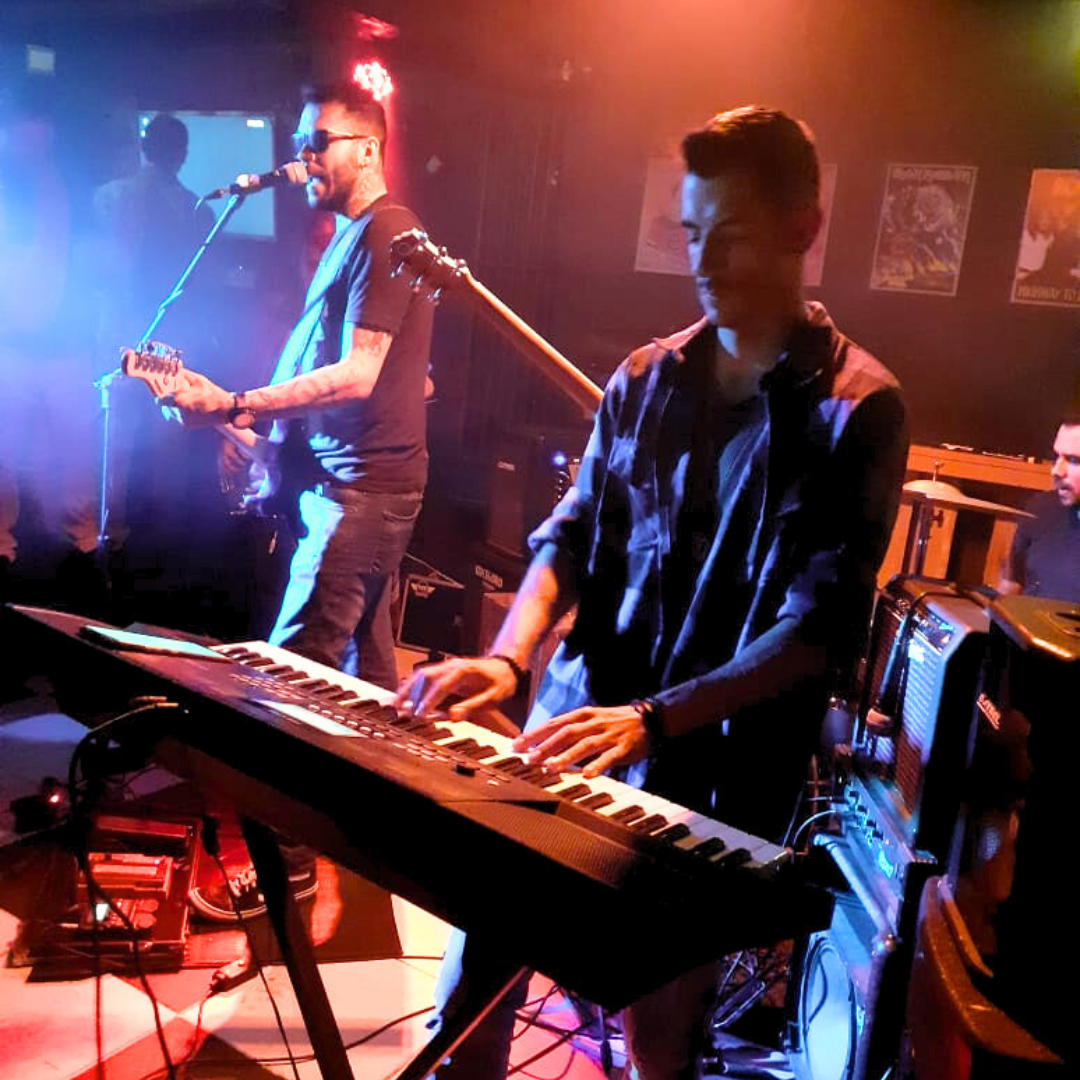 Banda mostra que o rock continua conquistando o gosto musical da nova ...
